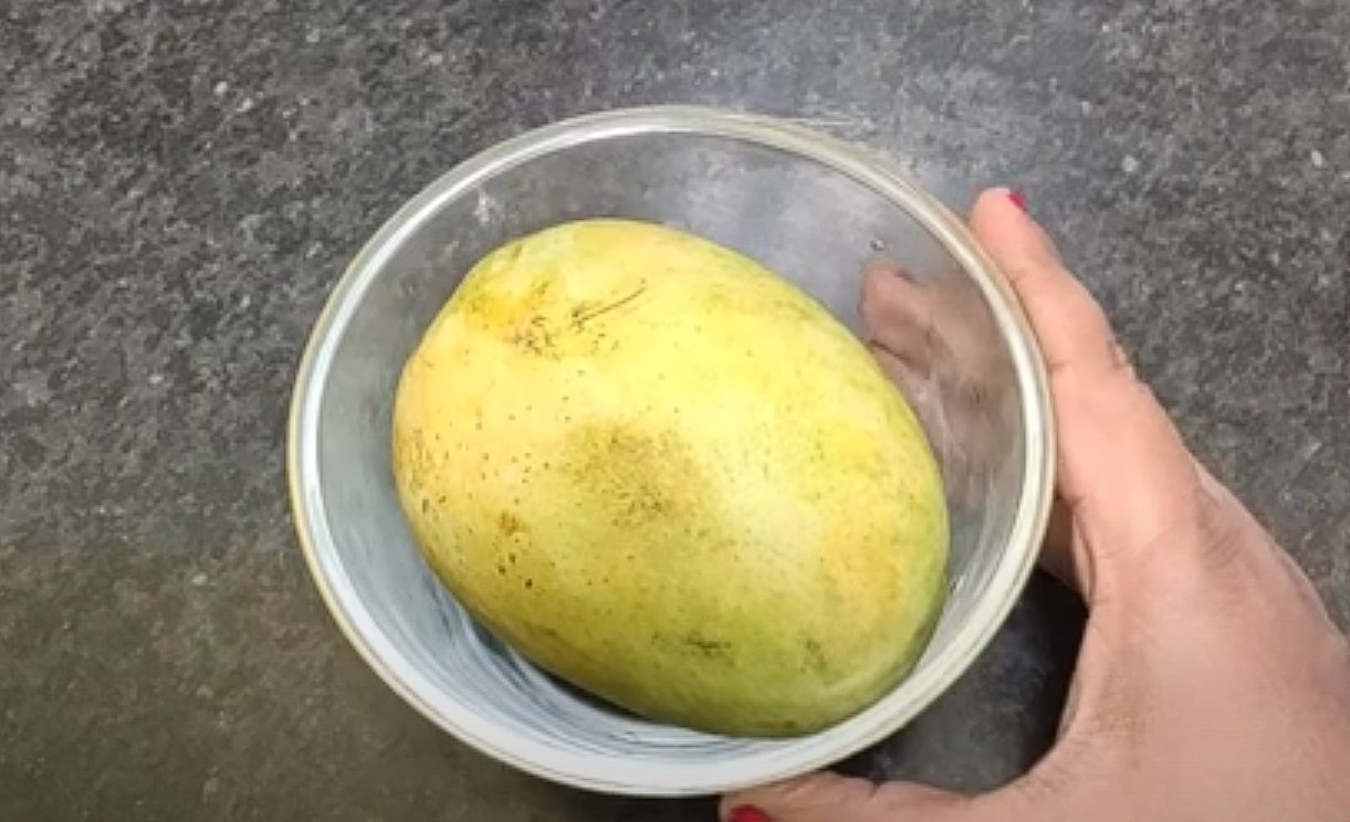 मैंगो केक रेसिपी बनाए | Mango Cake Recipe | Best Eggless Mango Cake ...